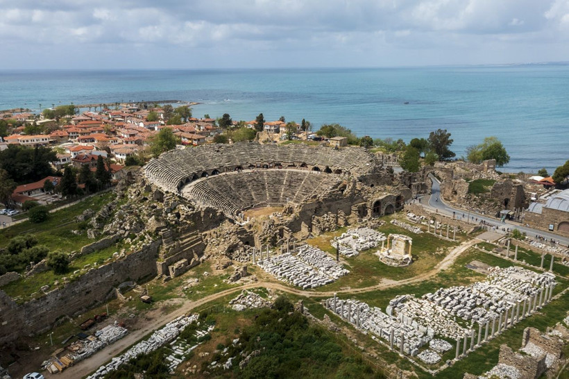 Antalya kültür turizminde rekor yıl: 2025’te müze ve ören yerlerini 3 ...